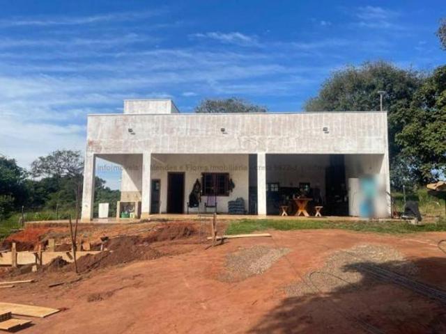 Chácara em condomínio fechado