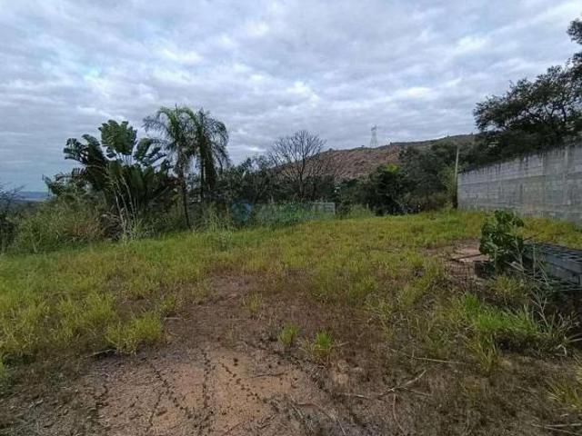 Chácara em Condomínio Fechado á Venda, com 1.500 m² Vista Deslumbrante da Montanha | Valinhos SP