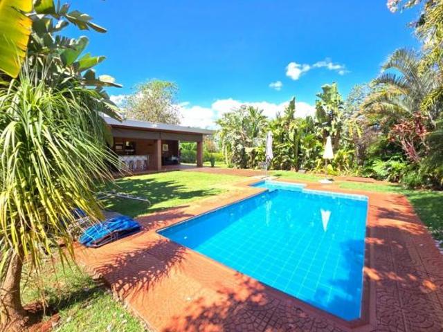 Chácara em condomínio fechado com piscina e portaria 24 hs, 1500 m, por apenas 870 mil reais