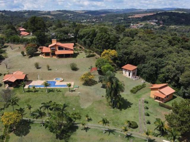 Chácara em Condomínio Fechado de Alto Padrão com acesso a Represa