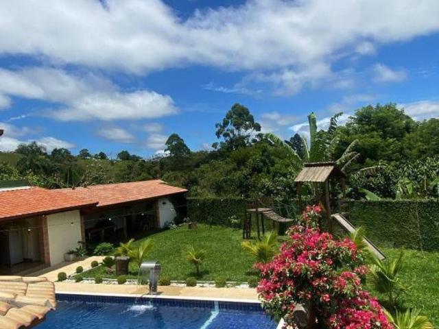 Chácara em condomínio fechado para venda em Igaratá SP