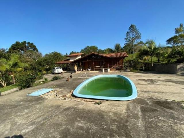 Chácara em Juquitiba com piscina