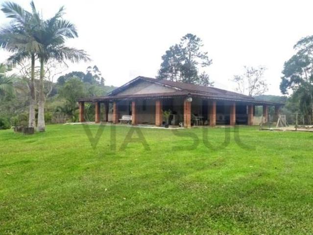 Chácara em Juquitiba/SP  Chácara à venda em Juquitiba