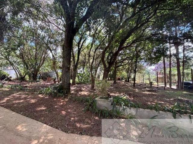 Chácara em local tranquilo a 40 minutos de SP