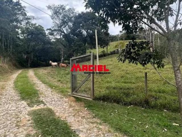 Chacara em Paraibuna fazendo escritura, a 1.4 km da rodovia dos tamoios, rancho completo com forno