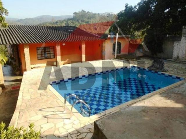Chácara em São Lourenço da Serra com piscina