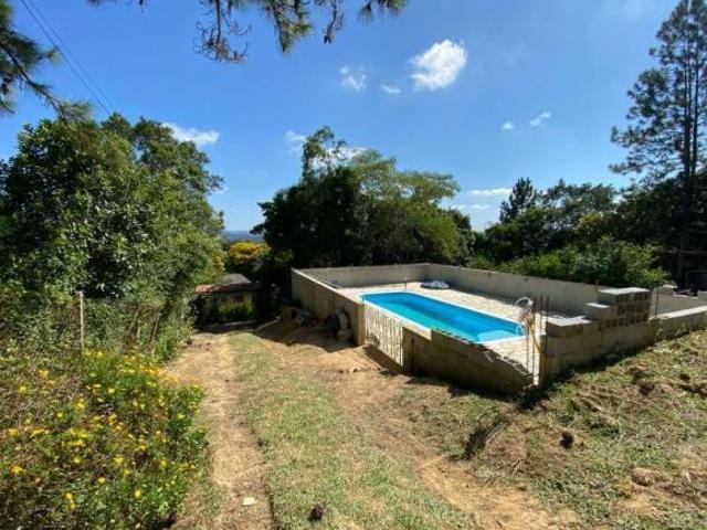 Chácara em São Lourenço da Serra com piscina