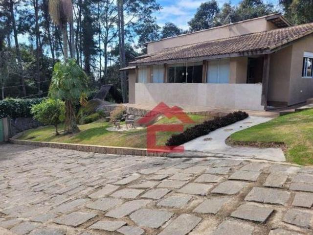 Chácara em São Roque – Toda Gramada e Murada com 2.600m² 4 dormitórios, apenas 50 km de SP