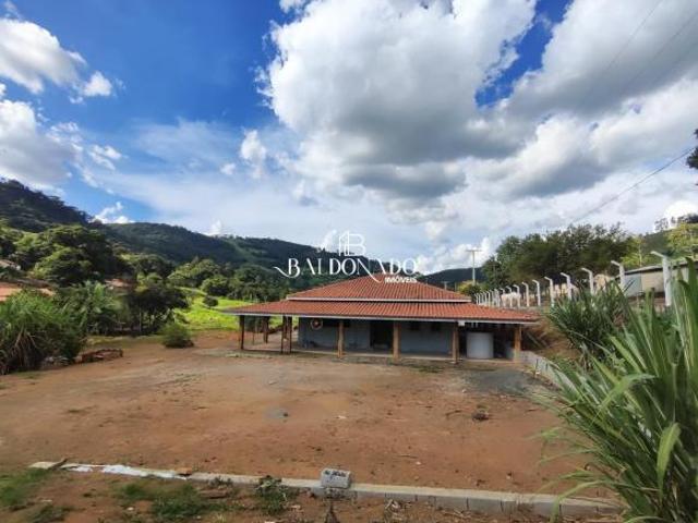 Chácara em Toledo MG à Venda 2.000m 3DORM. Porteira fechada