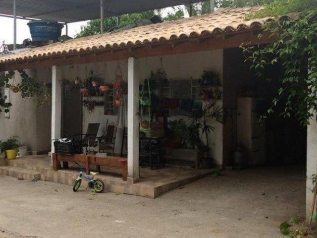 Chácara em Vila Areao, Taubaté/SP de 0m² 7 quartos à venda por R$ 1.100.000,00