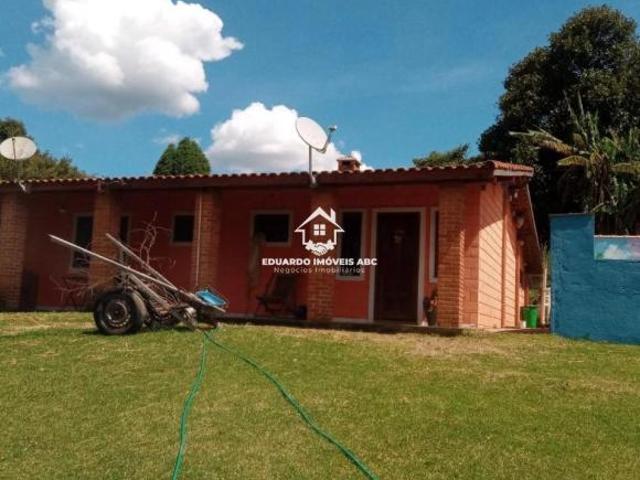 Chácara em Votorantim 3 dormitórios. 2 banheiros. 3 vagas na garagem, piscina. Ótima localização E