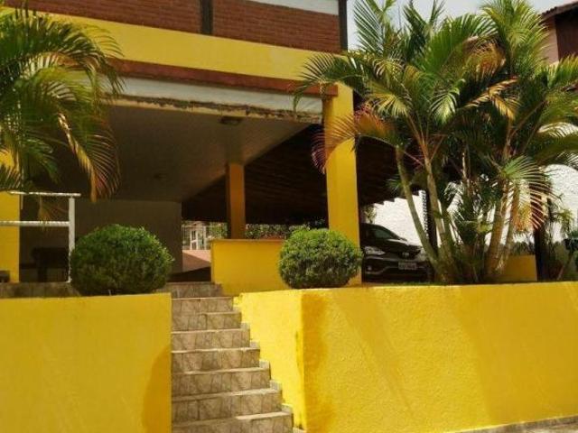 Chácara Embu Guaçu, 6 dorms, 4 suítes, 5 vagas, aceita permuta
