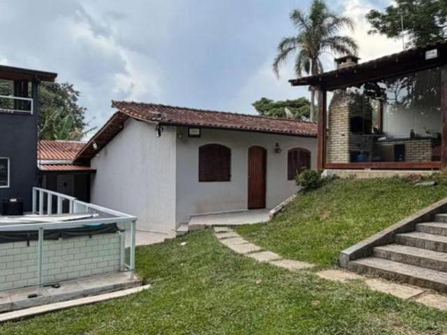 Chácara espaçosa à venda com 3000m², 11 dormitórios, sendo 2 suítes, Luiz Fagundes, Mairiporã SP