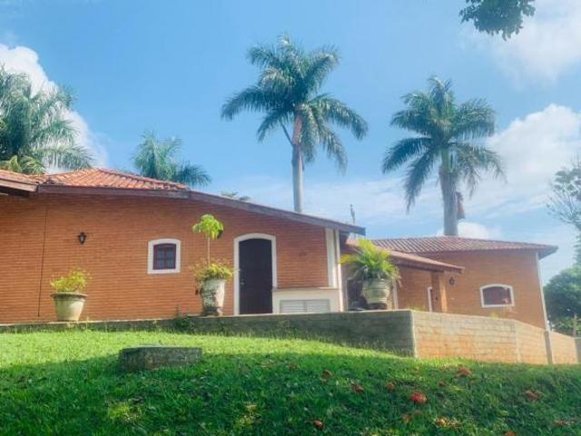 Chácara Espaçosa com 350m² de Construção e 5000m² de Terreno em Boituva