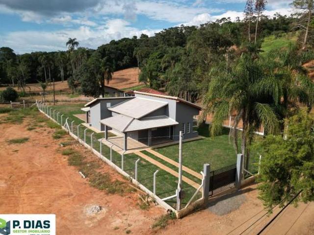 Chácara Estilo Colonial com Perfil de Sítio à Venda em Pinhalzinho – Tranquilidade e Charme no Inte