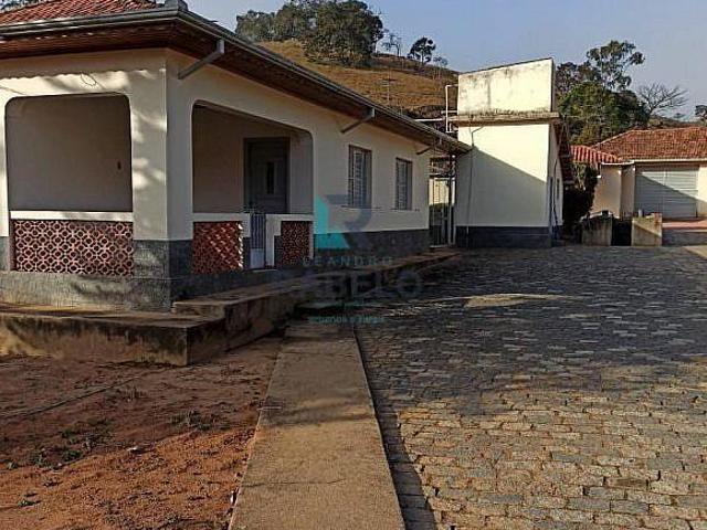 CHÁCARA FORMADA E FÁCIL ACESSO EM CUNHA SP