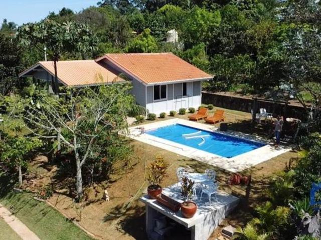 Chácara com 2 Quartos e 2 banheiros à Venda, 2.160 m² por R$ 749.000 Cód. ch2782
