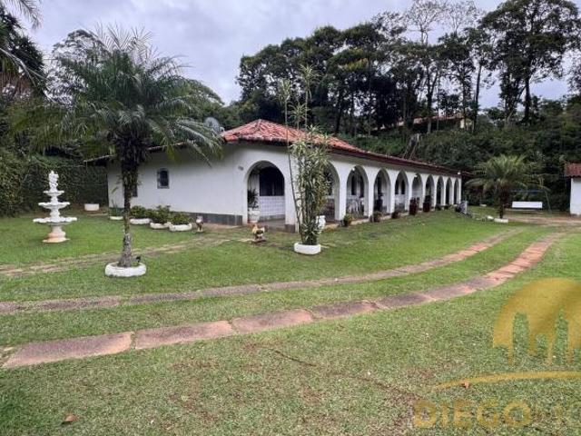 Chácara incrível com piscina aquecida e 4 dormitórios