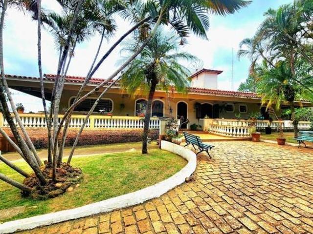 Chacará luxuosa a venda 12.000 m²