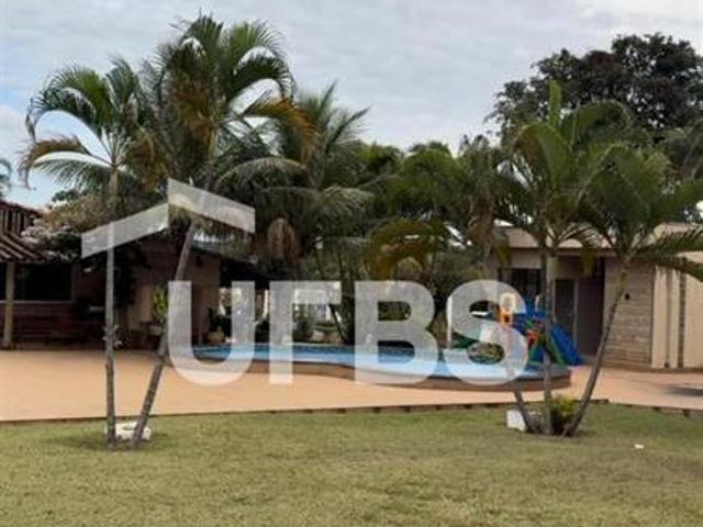 Chacara Leticia à venda |10mil m² | 4 suítes| Aragoiânia