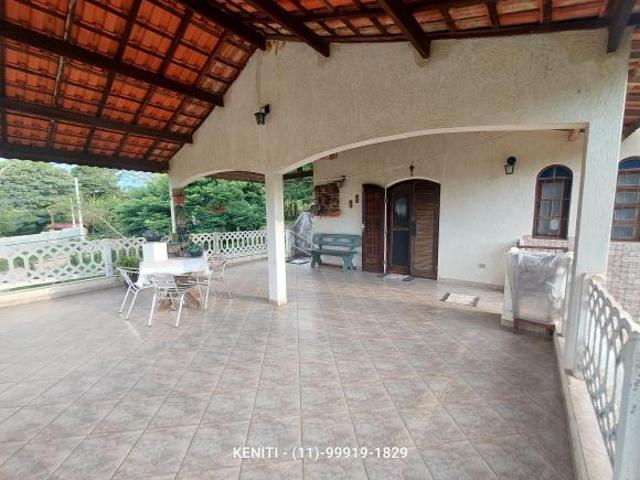 Chácara linda, 1100m²,4drms,varanda c/vista para serra, 2vgs,40 min da Capital