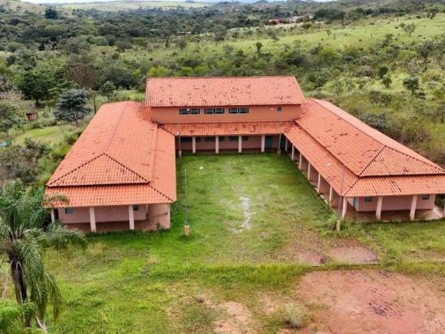 Chácara para eventos 6 hectares 1,5 km do asfalto