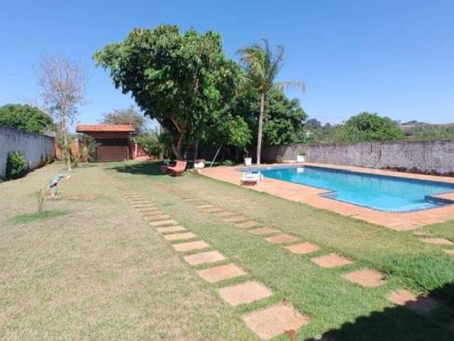 Chácara para Venda com 3 dormitórios Bairro Água Branca