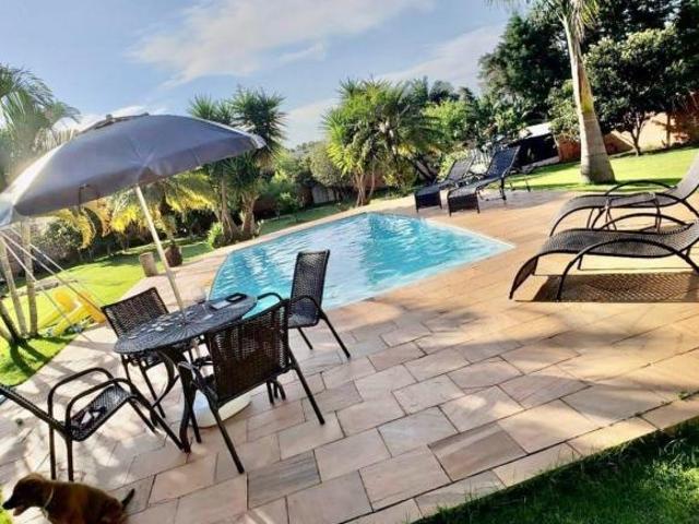 Chácara para venda em Colinas Do Mosteiro De Itaici de 386.00m² com 4 Quartos, 2 Suites e 4 Garagens