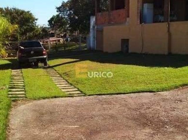 Chácara para venda em Caguassu de 180.00m² com 2 Quartos, 2 Suites e 4 Garagens