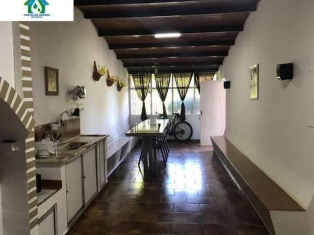 Chácara para venda em Casa Branca de 250.00m² com 3 Quartos e 6 Garagens