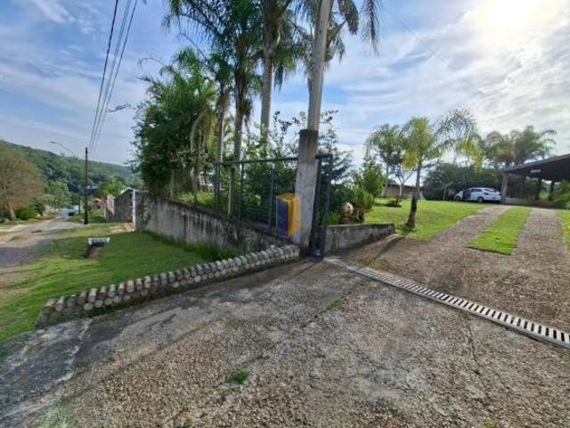 Chácara para venda em Centro de 2000.00m² com 3 Quartos e 10 Garagens