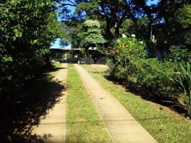 Chácara para venda em Centro de 360.00m² com 3 Quartos, 3 Suites e 12 Garagens