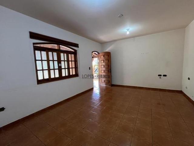 Chácara para venda em Chácara Recreio Vista Alegre de 200.00m² com 3 Quartos, 1 Suite e 3 Garagens