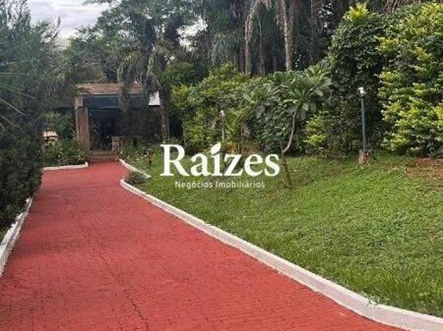 Chácara para Venda em Chácaras Eldorado em Uberlândia com 5.000m² de terreno, 228m² área privativa