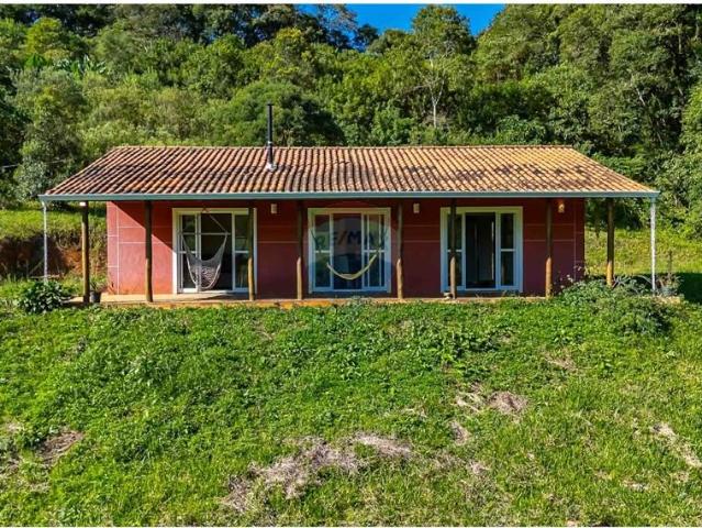 Chácara para venda em Águas Fervidas em Colombo Paraná de 90.00m² com 3 Quartos, 1 Suíte e 5 Garagens