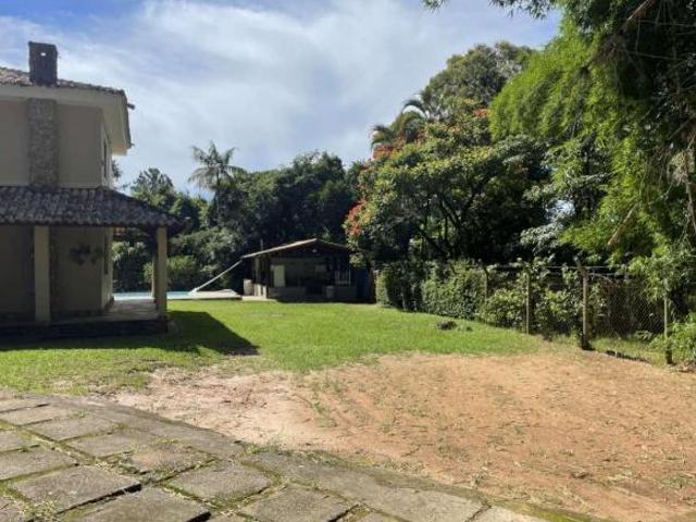 Chácara para venda em Alumínio de 3000.00m² com 5 Quartos, 1 Suite e 15 Garagens