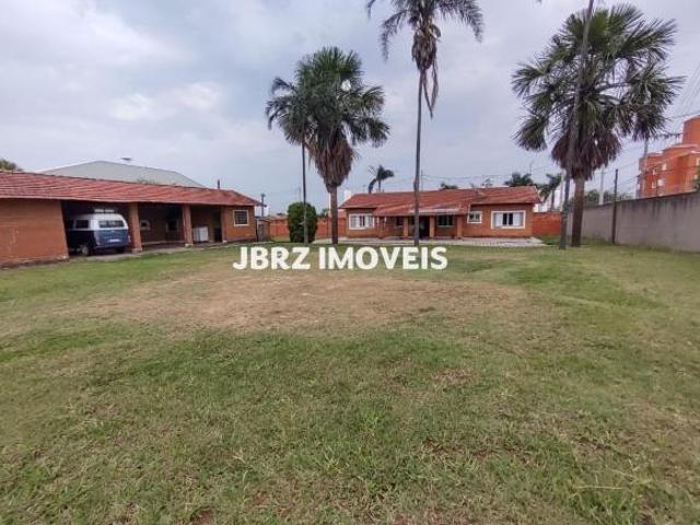 Chácara para venda em Aqui Se Vive de 400.00m² com 3 Quartos, 1 Suite e 4 Garagens