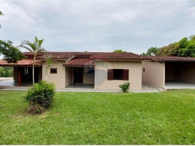 Chácara para venda em Araçoiabinha de 391.00m² com 3 Quartos, 1 Suite e 18 Garagens