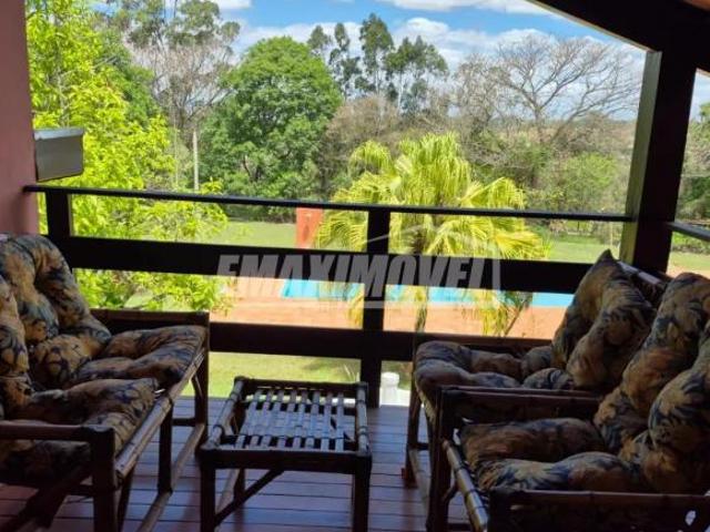 Chácara para venda em Área Rural De Tatuí de 1300.00m² com 9 Quartos, 1 Suite e 10 Garagens