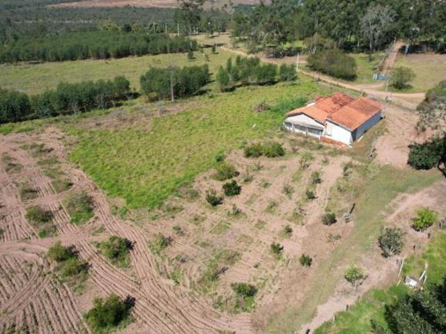 Chácara para Venda em Bofete, Área Rural de Bofete, 3 dormitórios, 2 banheiros, 3 vagas