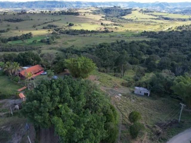 Chácara para Venda em Bofete, Loteamento Gigante Adormecido, 3 dormitórios, 2 banheiros, 2 vagas