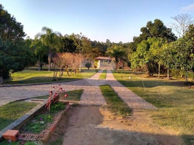 Chácara para venda em Bairro Inválido de 170.00m² com 2 Quartos, 1 Suite e 4 Garagens
