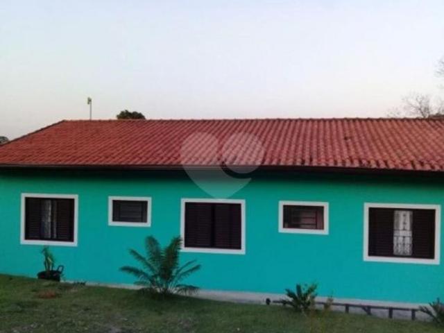 Chácara para venda em Bairro Inválido de 120.00m² com 3 Quartos, 1 Suite e 6 Garagens