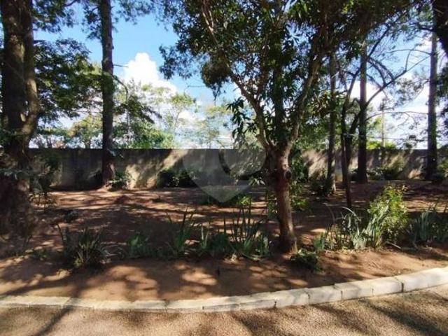 Chácara para venda em Bairro Inválido de 270.00m² com 3 Quartos, 2 Suites e 10 Garagens