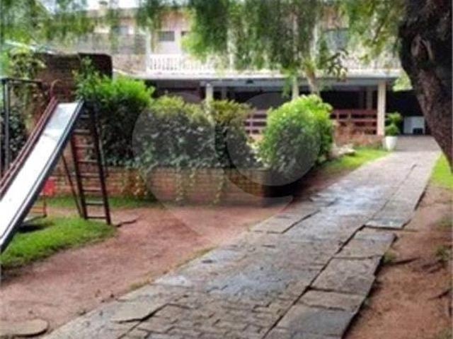 Chácara para venda em Bairro Inválido de 220.00m² com 1 Quarto e 5 Garagens