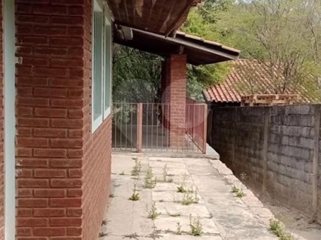 Chácara para venda em Bairro Inválido de 238.00m² com 2 Quartos, 1 Suite e 5 Garagens