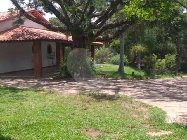 Chácara para venda em Bairro Inválido de 300.00m² com 4 Quartos e 2 Garagens