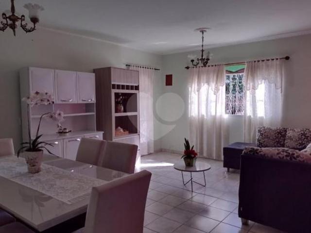 Chácara para venda em Bairro Inválido de 441.00m² com 3 Quartos e 4 Garagens