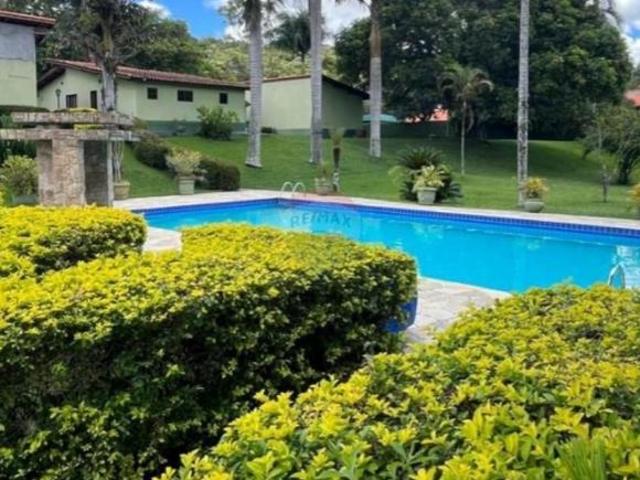 Chácara para venda em Guararema de 6000.00m² com 6 Quartos e 8 Garagens