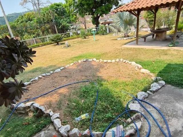 Chácara para Venda em Ibirité, Jardim Rosario, 3 dormitórios, 2 banheiros, 2 vagas